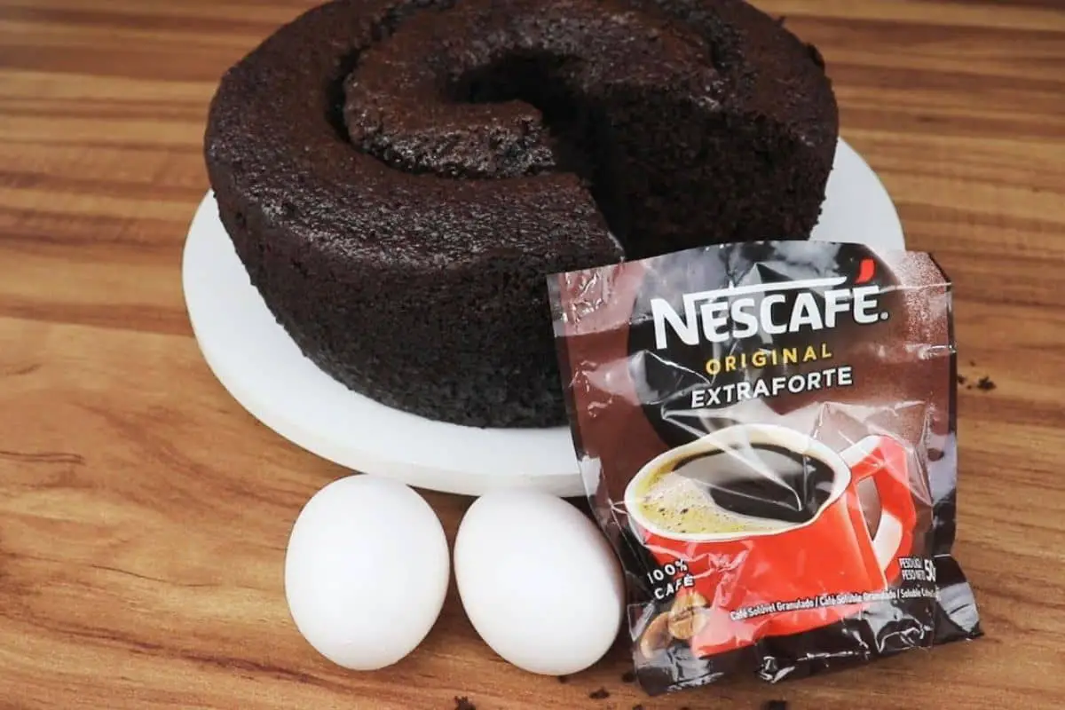 Receita de bolo de café simples: a escolha certa para um café da tarde